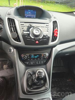 Green Ford C-Max 2013 in Valmiera, with an engine capacity of 1.60 L and mileage of 246 thousand km for 5700 €, photo 4 on AUTOMOTO.COM.LV