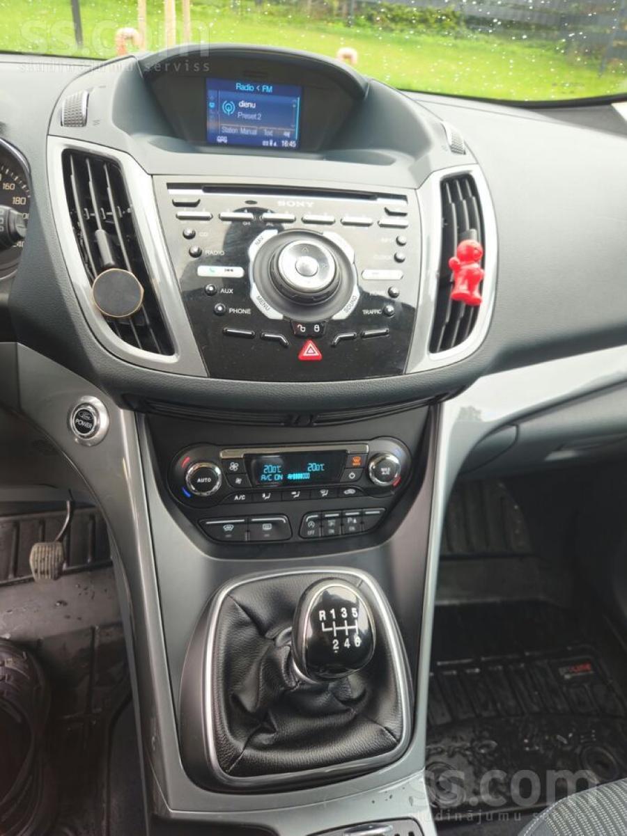 Green Ford C-Max 2013 in Valmiera, with an engine capacity of 1.60 L and mileage of 246 thousand km for 5700 €, photo 4 on AUTOMOTO.COM.LV