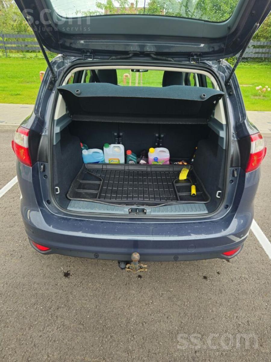 Green Ford C-Max 2013 in Valmiera, with an engine capacity of 1.60 L and mileage of 246 thousand km for 5700 €, photo 5 on AUTOMOTO.COM.LV