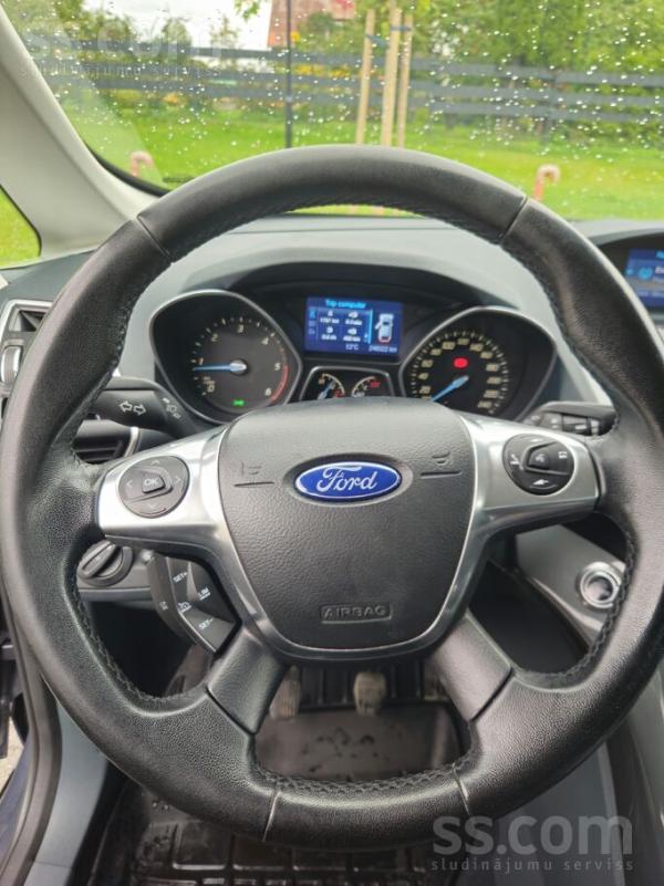 Green Ford C-Max 2013 in Valmiera, with an engine capacity of 1.60 L and mileage of 246 thousand km for 5700 €, photo 9 on AUTOMOTO.COM.LV