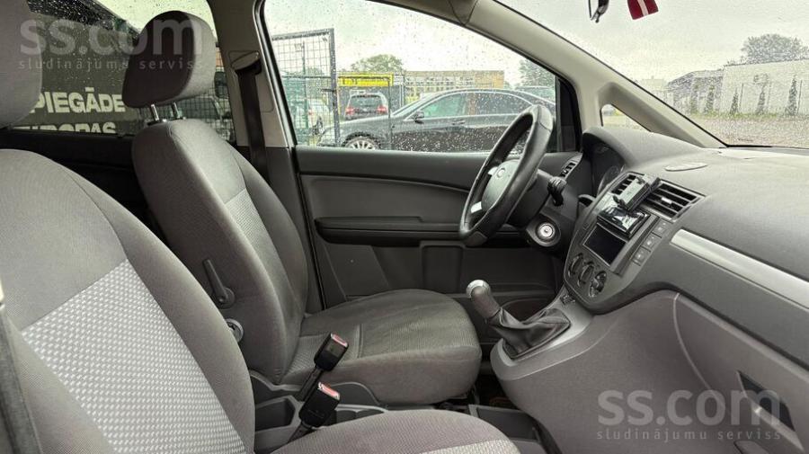 Pelēks Ford C-Max 2004 Liepāja, ar dzinēja tilpumu 1.80 L un nobraukumu 283 tūkst. km par 1250 €, foto 19 vietnē AUTOMOTO.COM.LV