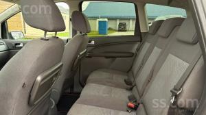 Pelēks Ford C-Max 2004 Liepāja, ar dzinēja tilpumu 1.80 L un nobraukumu 283 tūkst. km par 1250 €, foto 21 vietnē AUTOMOTO.COM.LV