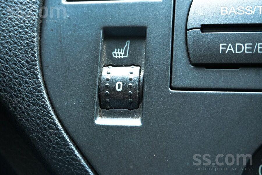 Pelēks Ford C-Max 2004 Rīga, ar dzinēja tilpumu 1.60 L un nobraukumu 182 tūkst. km par 1030 €, foto 8 vietnē AUTOMOTO.COM.LV