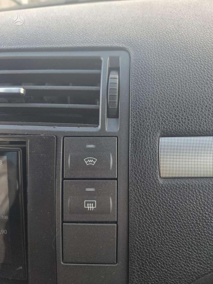 Pelēks Ford C-Max 2004 Gargždai, ar dzinēja tilpumu 1.56 L un nobraukumu 255 tūkst. km par 800 €, foto 7 vietnē AUTOMOTO.COM.LV