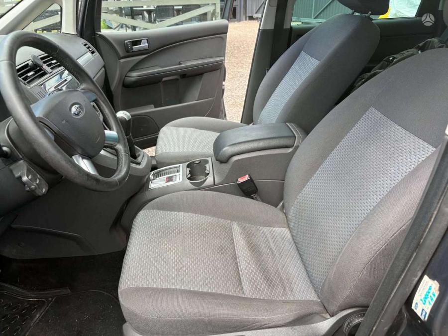 Pelēks Ford C-Max 2005 Kauņa, ar dzinēja tilpumu 1.60 L un nobraukumu 267 tūkst. km par 1499 €, foto 9 vietnē AUTOMOTO.COM.LV