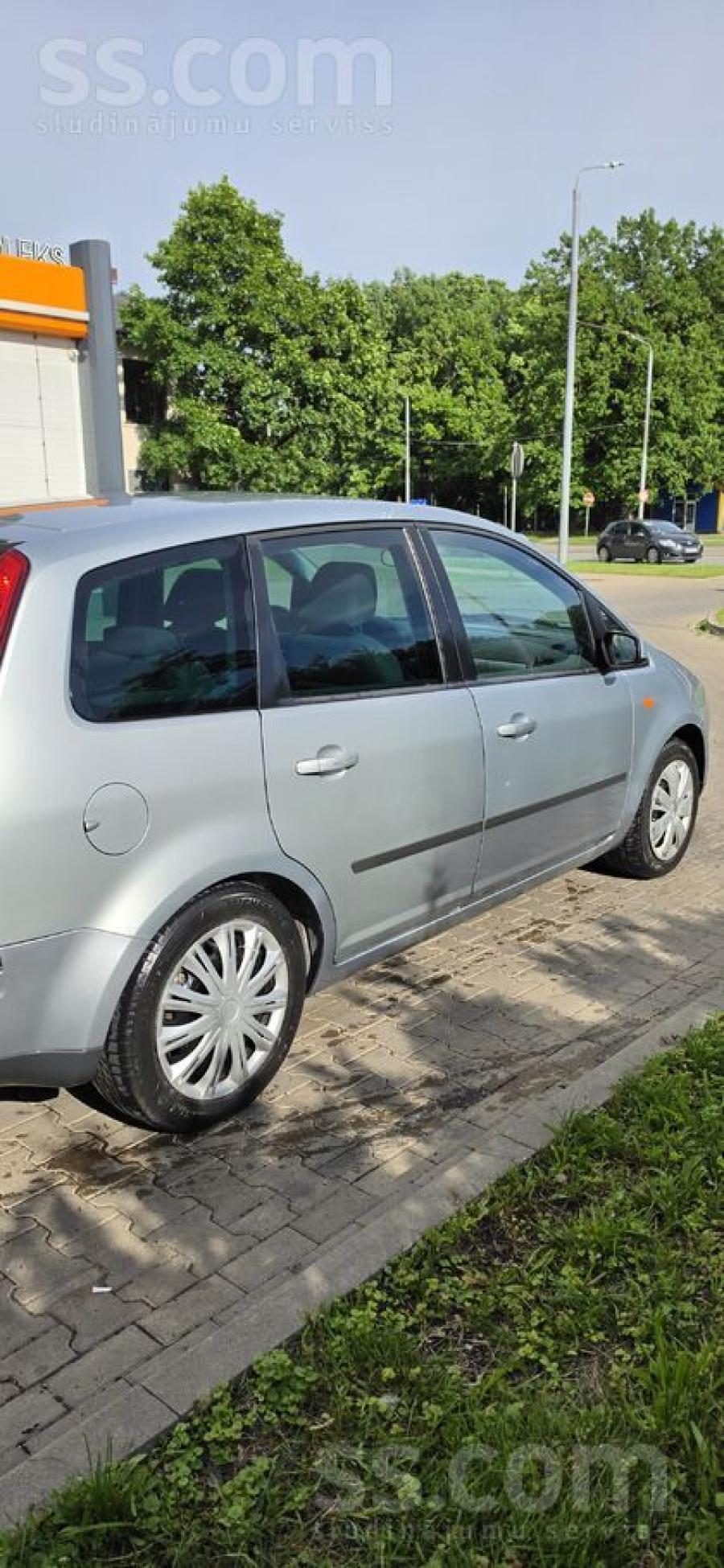 Pelēks Ford C-Max 2005 Rīga, ar dzinēja tilpumu 1.60 L un nobraukumu 257 tūkst. km par 2550 €, foto 3 vietnē AUTOMOTO.COM.LV