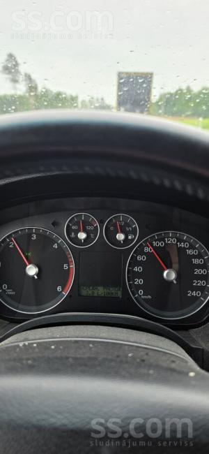 Pelēks Ford C-Max 2005 Rīga, ar dzinēja tilpumu 1.60 L un nobraukumu 257 tūkst. km par 2550 €, foto 8 vietnē AUTOMOTO.COM.LV