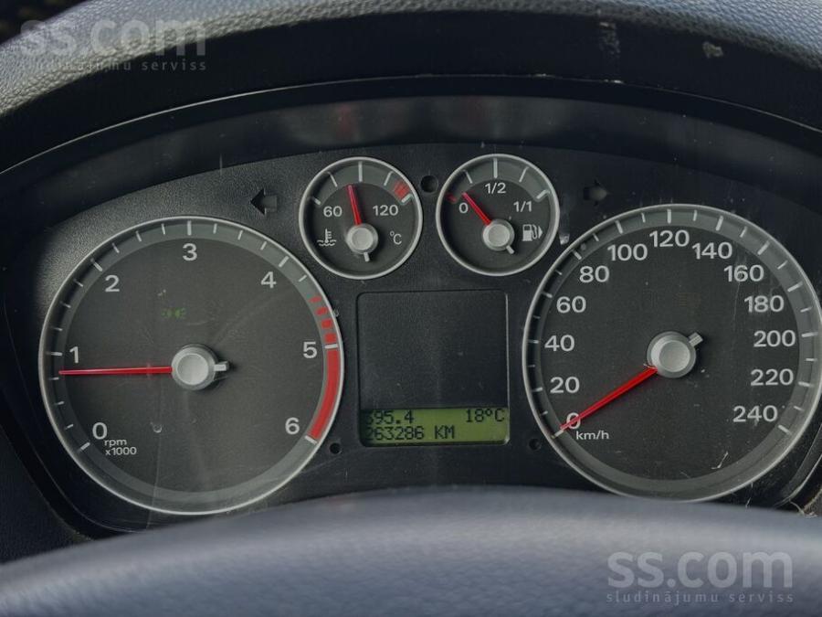 Pelēks Ford C-Max 2006 Tukums, ar dzinēja tilpumu 1.60 L un nobraukumu 264 tūkst. km par 1150 €, foto 10 vietnē AUTOMOTO.COM.LV