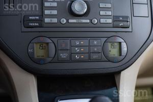 Grey Ford C-Max 2007 in Riga, with an engine capacity of 1.60 L and mileage of 260 thousand km for 2590 €, photo 20 on AUTOMOTO.COM.LV