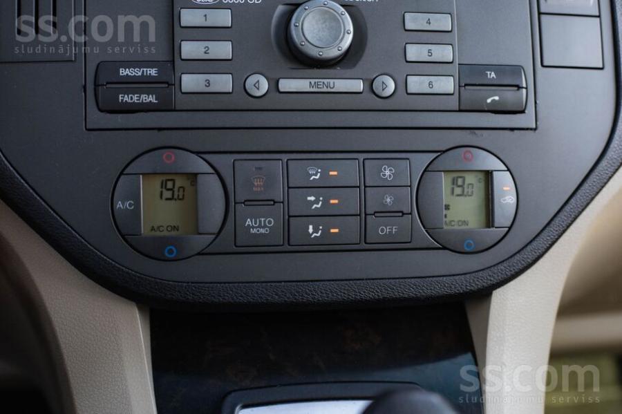 Grey Ford C-Max 2007 in Riga, with an engine capacity of 1.60 L and mileage of 260 thousand km for 2590 €, photo 20 on AUTOMOTO.COM.LV