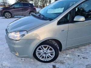 Grey Ford C-Max 2009 in Klaipeda, with an engine capacity of 1.80 L and mileage of 128 thousand km for 2999 €, photo 33 on AUTOMOTO.COM.LV
