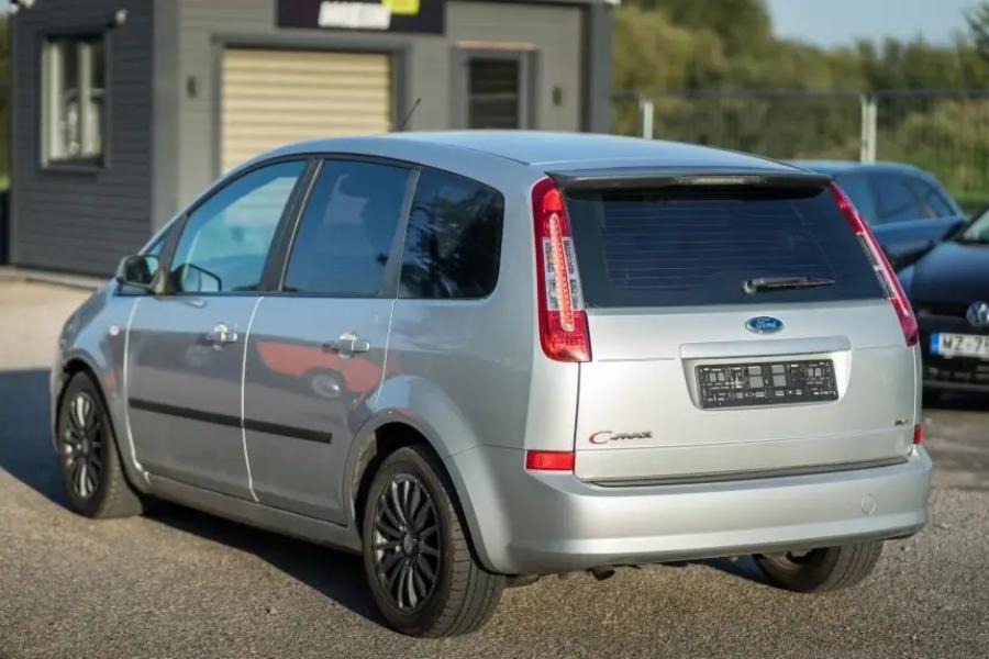 Pelēks Ford C-Max 2009 Liepāja, ar dzinēja tilpumu 1.80 L un nobraukumu 233 tūkst. km par 4150 €, foto 4 vietnē AUTOMOTO.COM.LV