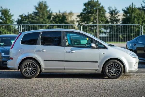 Grey Ford C-Max 2009 in Liepaja, with an engine capacity of 1.80 L and mileage of 233 thousand km for 4150 €, photo 6 on AUTOMOTO.COM.LV
