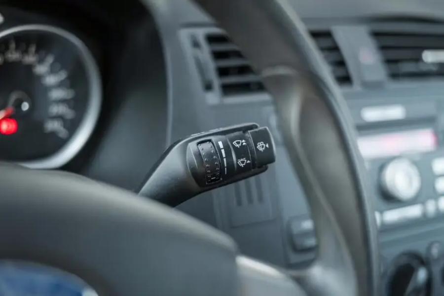 Pelēks Ford C-Max 2009 Liepāja, ar dzinēja tilpumu 1.80 L un nobraukumu 233 tūkst. km par 4150 €, foto 17 vietnē AUTOMOTO.COM.LV
