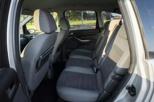 Pelēks Ford C-Max 2009 Liepāja, ar dzinēja tilpumu 1.80 L un nobraukumu 233 tūkst. km par 4150 €, foto 21 vietnē AUTOMOTO.COM.LV