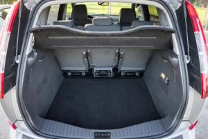 Pelēks Ford C-Max 2009 Liepāja, ar dzinēja tilpumu 1.80 L un nobraukumu 233 tūkst. km par 4150 €, foto 22 vietnē AUTOMOTO.COM.LV
