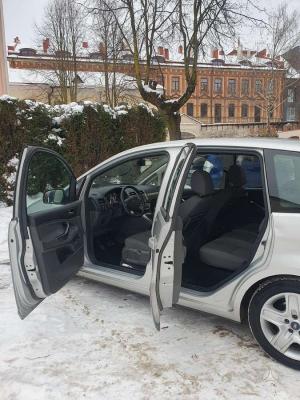 Pelēks Ford C-Max 2010 Viļņa, ar dzinēja tilpumu 1.75 L un nobraukumu 345 tūkst. km par 1650 €, foto 3 vietnē AUTOMOTO.COM.LV