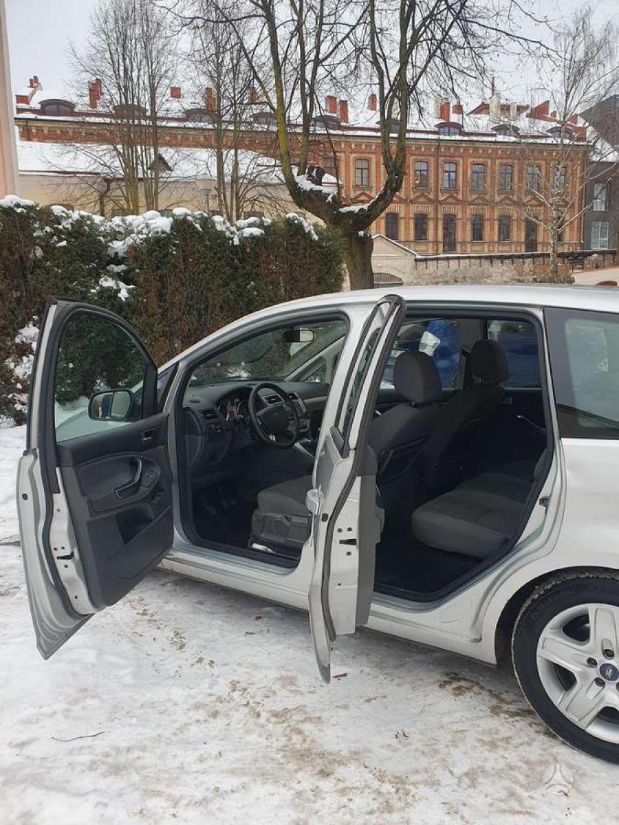 Pelēks Ford C-Max 2010 Viļņa, ar dzinēja tilpumu 1.75 L un nobraukumu 345 tūkst. km par 1650 €, foto 3 vietnē AUTOMOTO.COM.LV
