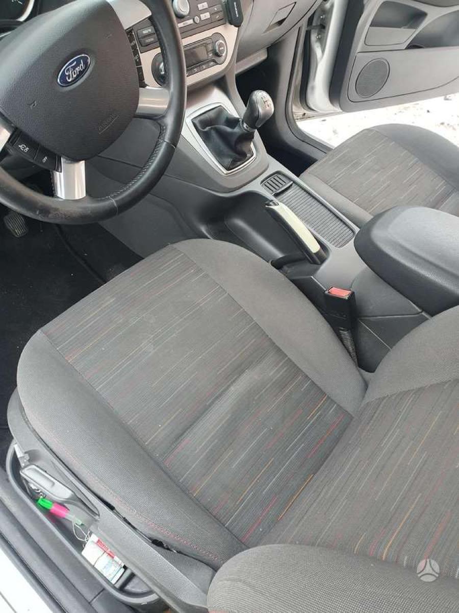 Pelēks Ford C-Max 2010 Viļņa, ar dzinēja tilpumu 1.75 L un nobraukumu 345 tūkst. km par 1650 €, foto 4 vietnē AUTOMOTO.COM.LV
