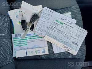 Grey Ford C-Max 2010 in Daugavpils, with an engine capacity of 1.60 L and mileage of 0 thousand km for 4450 €, photo 15 on AUTOMOTO.COM.LV