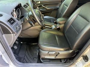 Grey Ford C-Max 2010 in Riga, with an engine capacity of 1.60 L and mileage of 216 thousand km for 3300 €, photo 8 on AUTOMOTO.COM.LV