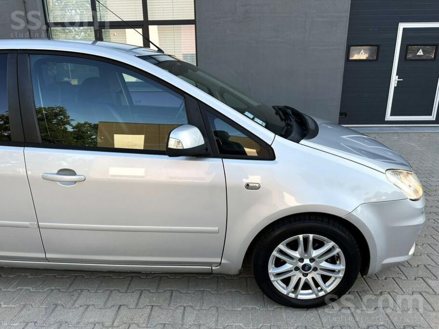 Grey Ford C-Max 2010 in Riga, with an engine capacity of 1.60 L and mileage of 216 thousand km for 3300 €, photo 28 on AUTOMOTO.COM.LV