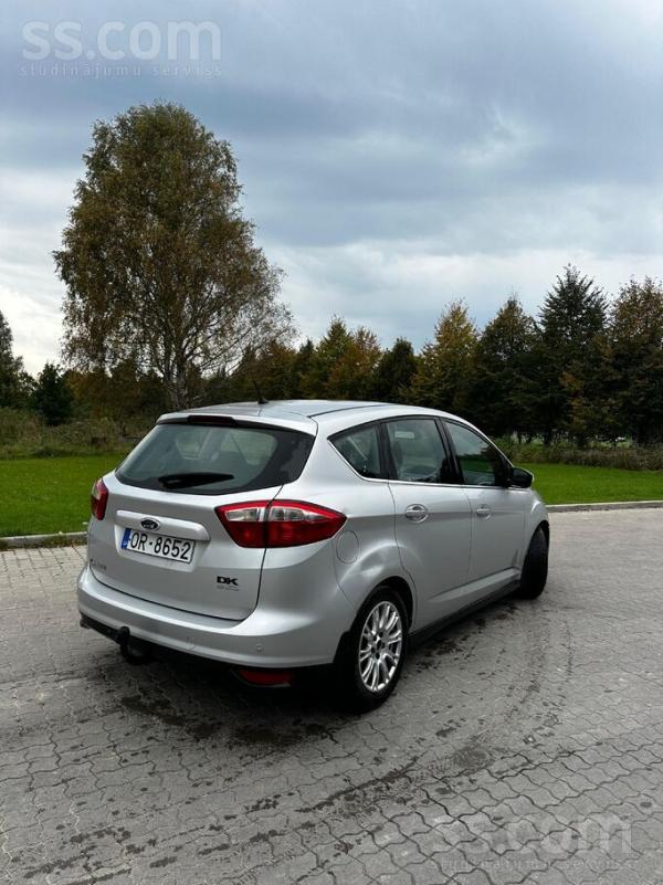 Grey Ford C-Max 2010 in Liepaja, with an engine capacity of 1.60 L and mileage of 326 thousand km for 3445 €, photo 8 on AUTOMOTO.COM.LV