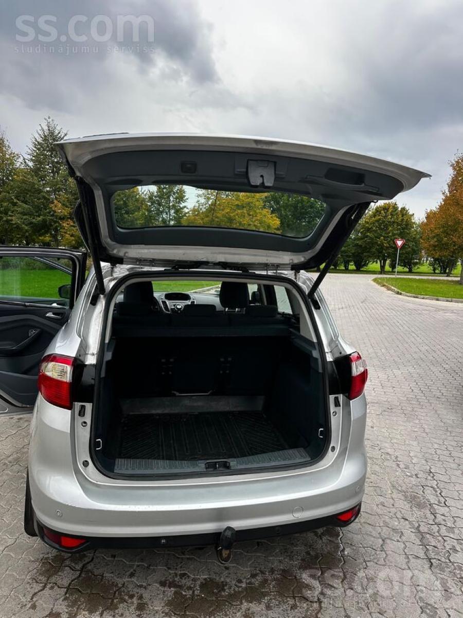 Grey Ford C-Max 2010 in Liepaja, with an engine capacity of 1.60 L and mileage of 326 thousand km for 3445 €, photo 9 on AUTOMOTO.COM.LV