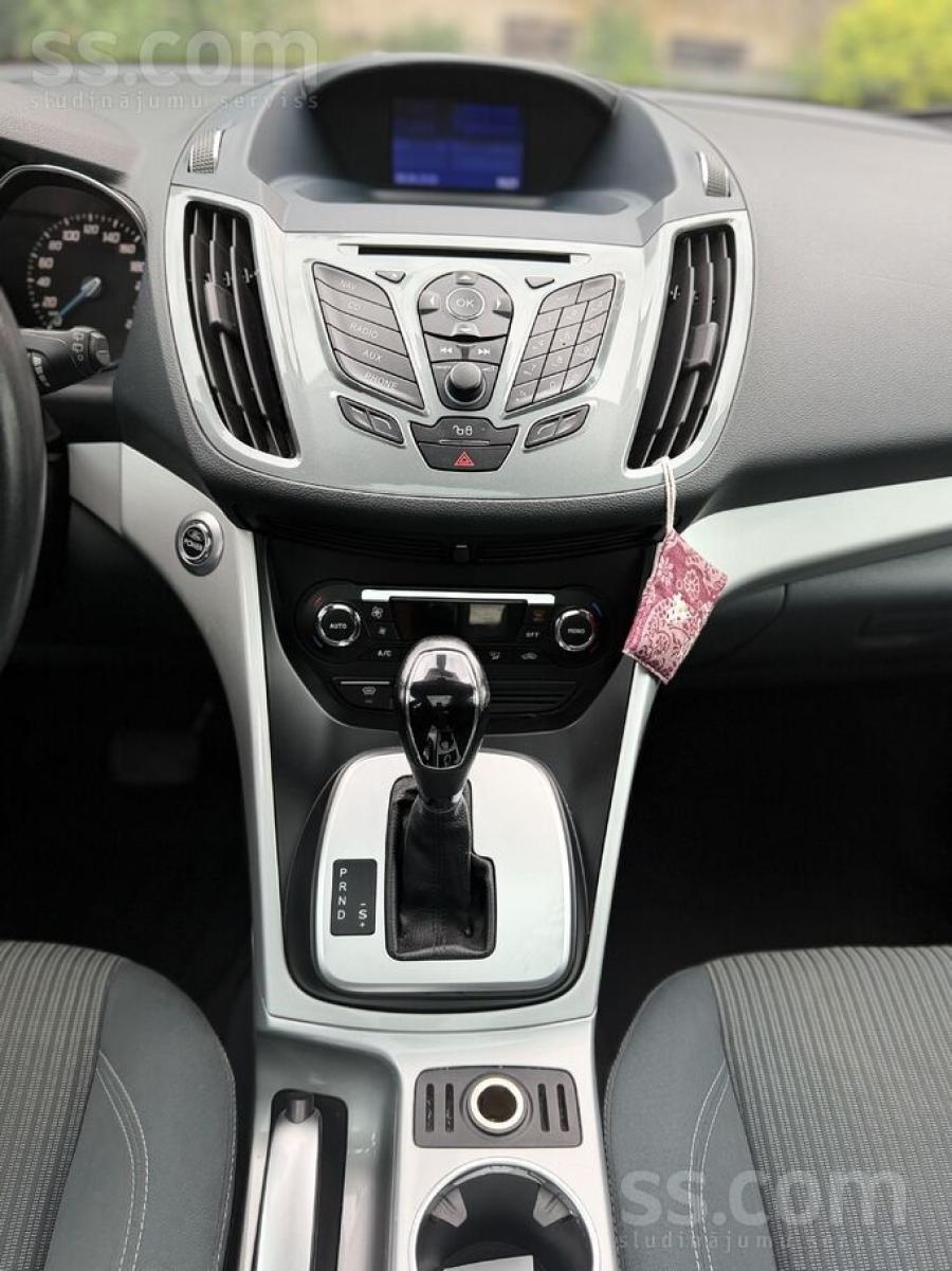 Grey Ford C-Max 2011 in Riga, with an engine capacity of 2.00 L and mileage of 245 thousand km for 3500 €, photo 13 on AUTOMOTO.COM.LV