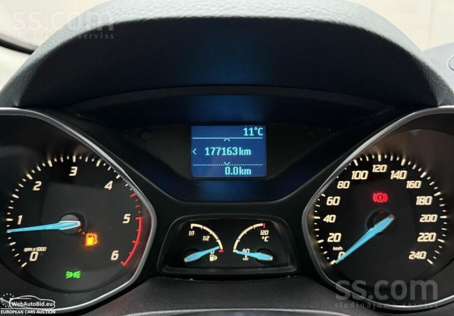Grey Ford C-Max 2011 in Riga, with an engine capacity of 1.60 L and mileage of 177 thousand km for 5900 €, photo 4 on AUTOMOTO.COM.LV