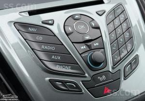 Grey Ford C-Max 2011 in Riga, with an engine capacity of 1.60 L and mileage of 177 thousand km for 5900 €, photo 9 on AUTOMOTO.COM.LV