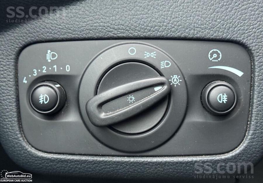Grey Ford C-Max 2011 in Riga, with an engine capacity of 1.60 L and mileage of 177 thousand km for 5900 €, photo 20 on AUTOMOTO.COM.LV