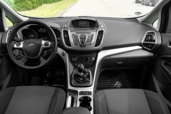 Pelēks Ford C-Max 2011 Rīga, ar dzinēja tilpumu 1.60 L un nobraukumu 333 tūkst. km par 3790 €, foto 9 vietnē AUTOMOTO.COM.LV