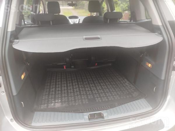 Grey Ford C-Max 2011 in Jurmala, with an engine capacity of 1.60 L and mileage of 0 thousand km for 3500 €, photo 6 on AUTOMOTO.COM.LV