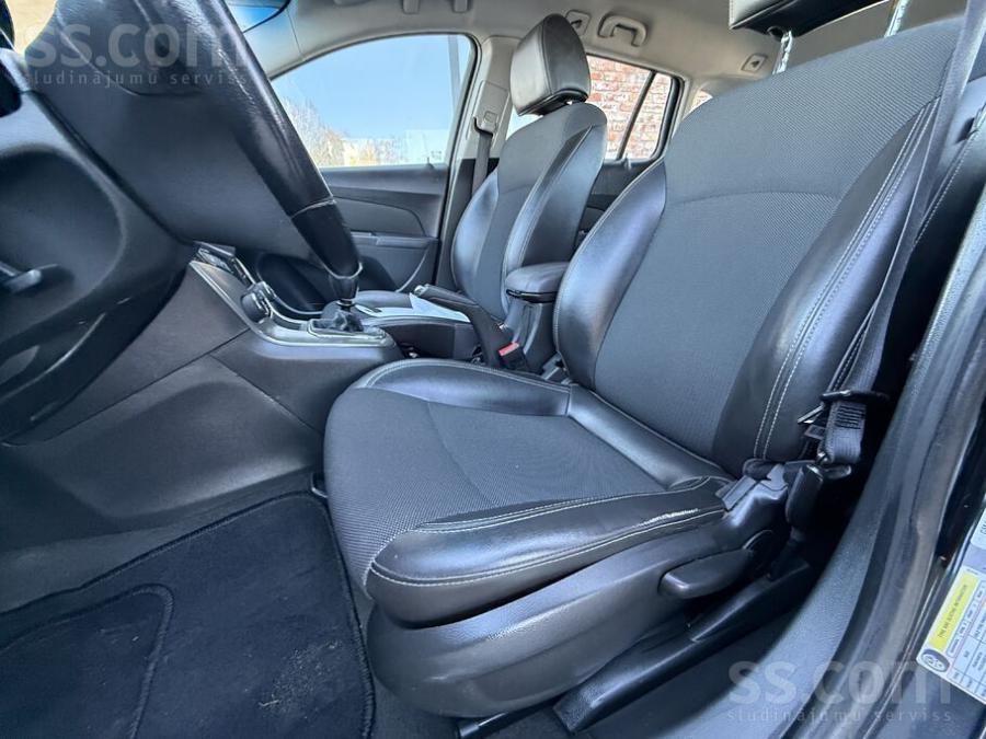 Pelēks Ford C-Max 2012 Talsi, ar dzinēja tilpumu 2.00 L un nobraukumu 261 tūkst. km par 5970 €, foto 15 vietnē AUTOMOTO.COM.LV