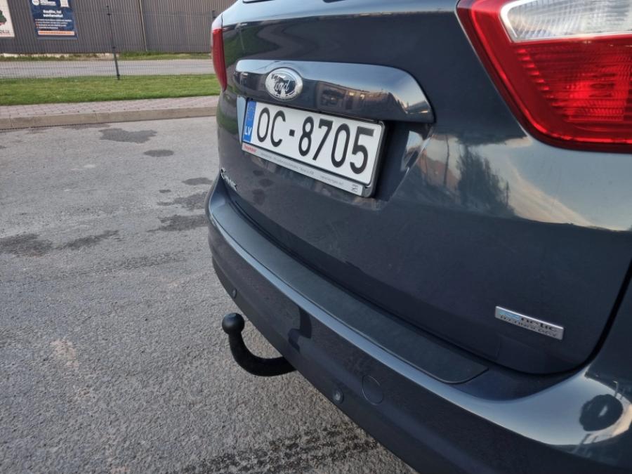 Grey Ford C-Max 2012 in Riga, with an engine capacity of 1.60 L and mileage of 254 thousand km for 5570 €, photo 11 on AUTOMOTO.COM.LV