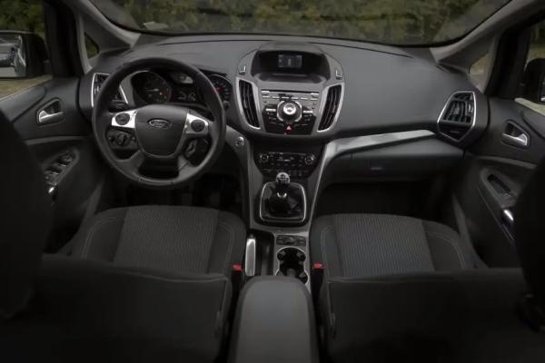 Grey Ford C-Max 2012 in Jelgava, with an engine capacity of 1.60 L and mileage of 174 thousand km for 6300 €, photo 8 on AUTOMOTO.COM.LV