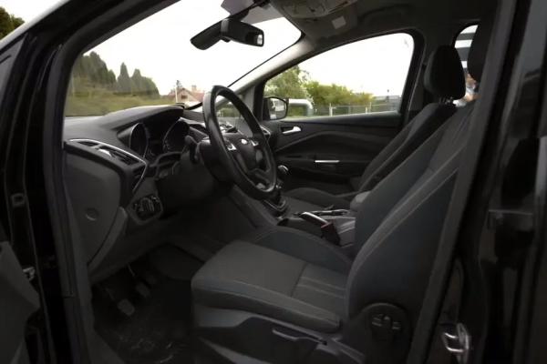 Grey Ford C-Max 2012 in Jelgava, with an engine capacity of 1.60 L and mileage of 174 thousand km for 6300 €, photo 9 on AUTOMOTO.COM.LV