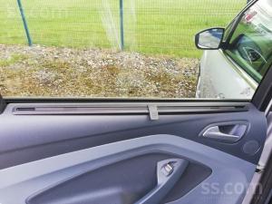 Grey Ford C-Max 2012 in Saldus, with an engine capacity of 1.60 L and mileage of 139 thousand km for 5700 €, photo 23 on AUTOMOTO.COM.LV