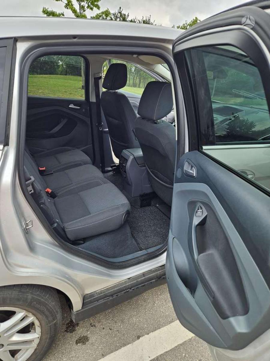 Pelēks Ford C-Max 2014 Jonava, ar dzinēja tilpumu 1.60 L un nobraukumu 269 tūkst. km par 3500 €, foto 12 vietnē AUTOMOTO.COM.LV
