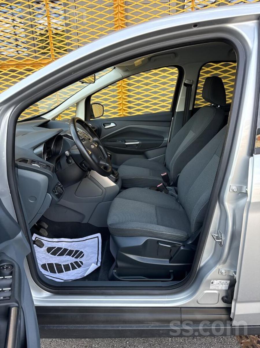 Pelēks Ford C-Max 2014 Ogre, ar dzinēja tilpumu 1.60 L un nobraukumu 71 tūkst. km par 6350 €, foto 11 vietnē AUTOMOTO.COM.LV