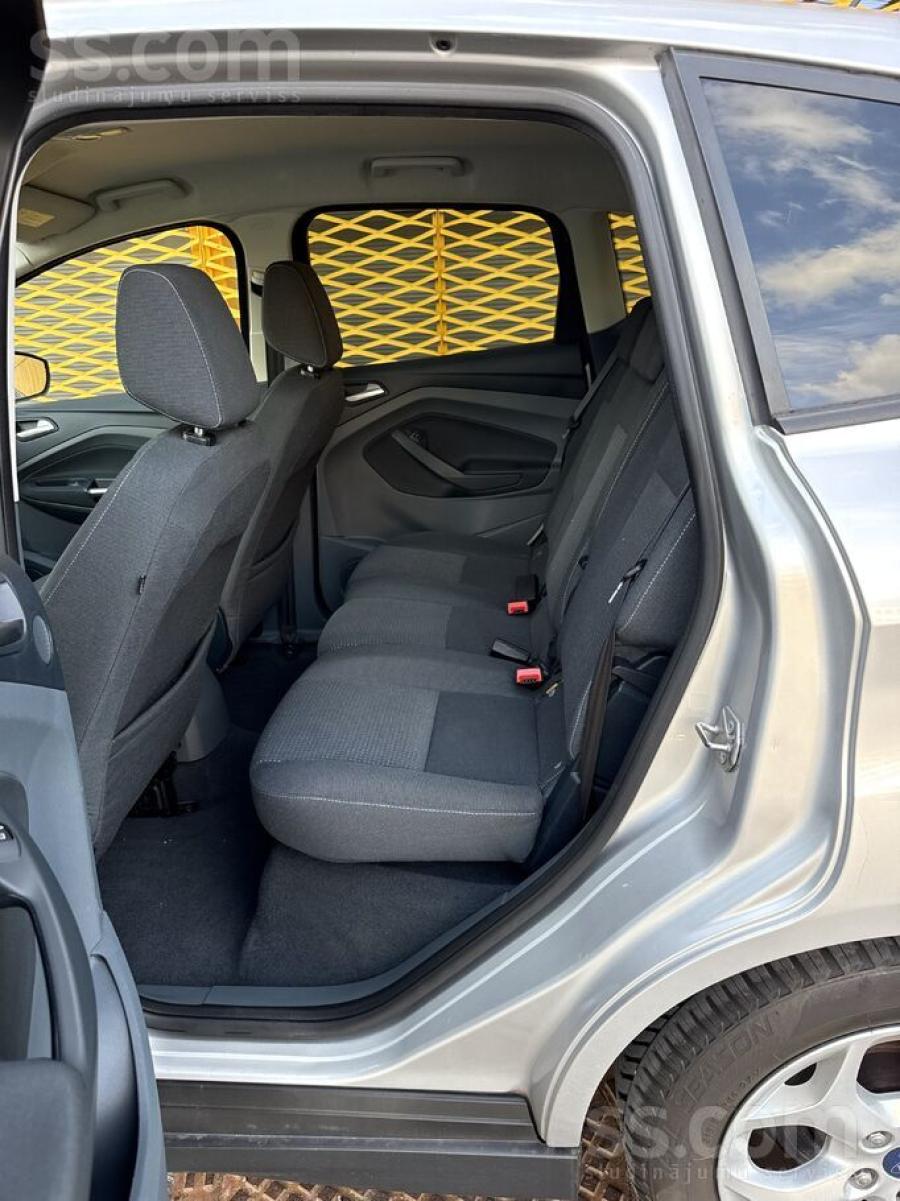 Pelēks Ford C-Max 2014 Ogre, ar dzinēja tilpumu 1.60 L un nobraukumu 71 tūkst. km par 6350 €, foto 12 vietnē AUTOMOTO.COM.LV