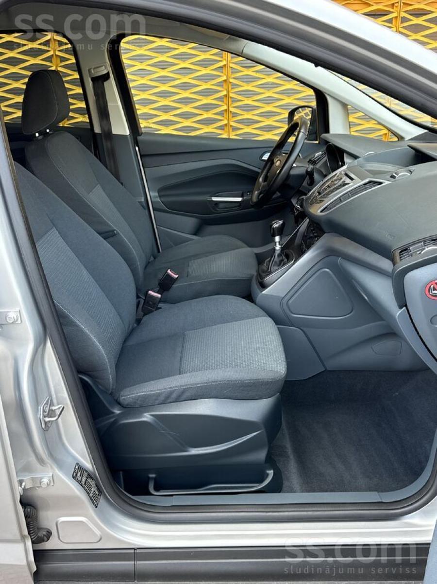 Pelēks Ford C-Max 2014 Ogre, ar dzinēja tilpumu 1.60 L un nobraukumu 71 tūkst. km par 6350 €, foto 16 vietnē AUTOMOTO.COM.LV
