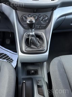 Pelēks Ford C-Max 2014 Ogre, ar dzinēja tilpumu 1.60 L un nobraukumu 71 tūkst. km par 6350 €, foto 20 vietnē AUTOMOTO.COM.LV