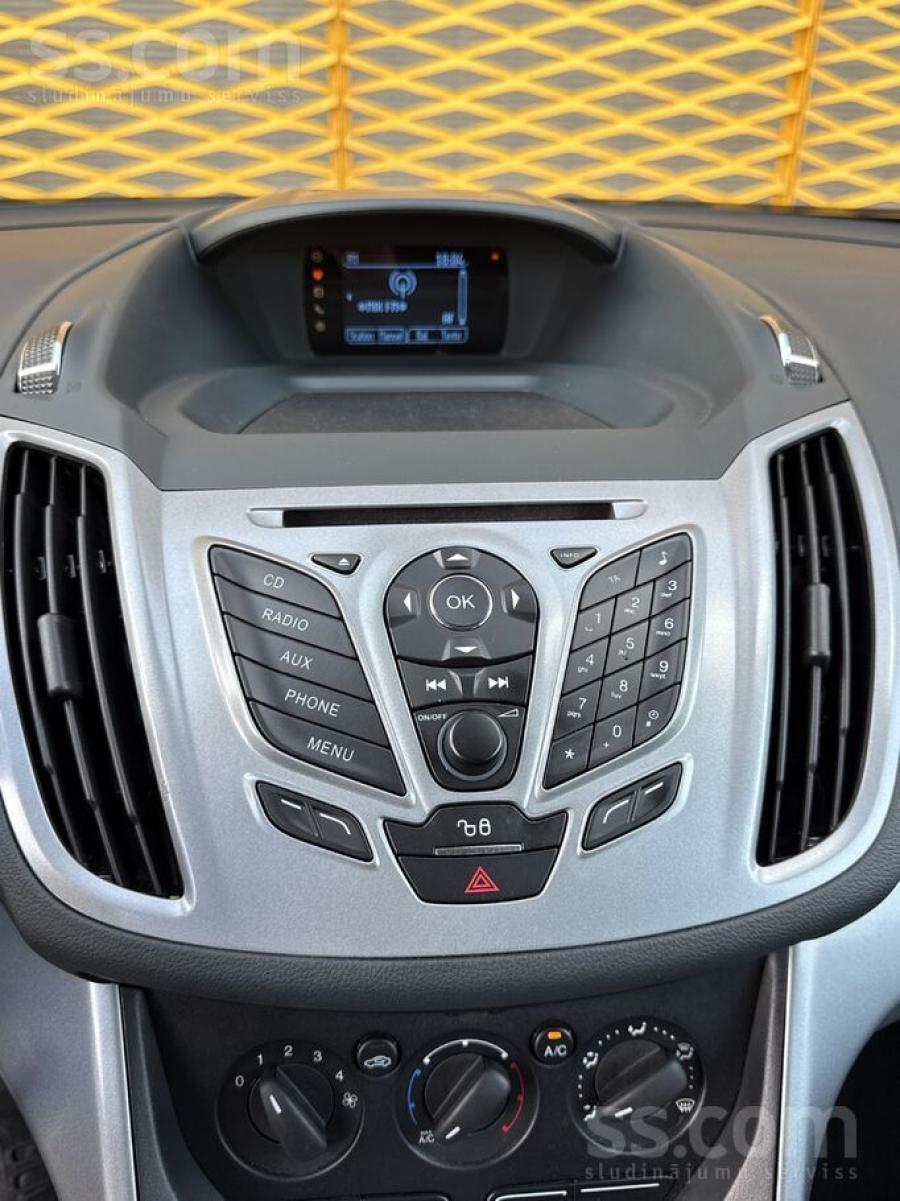 Pelēks Ford C-Max 2014 Ogre, ar dzinēja tilpumu 1.60 L un nobraukumu 71 tūkst. km par 6350 €, foto 23 vietnē AUTOMOTO.COM.LV