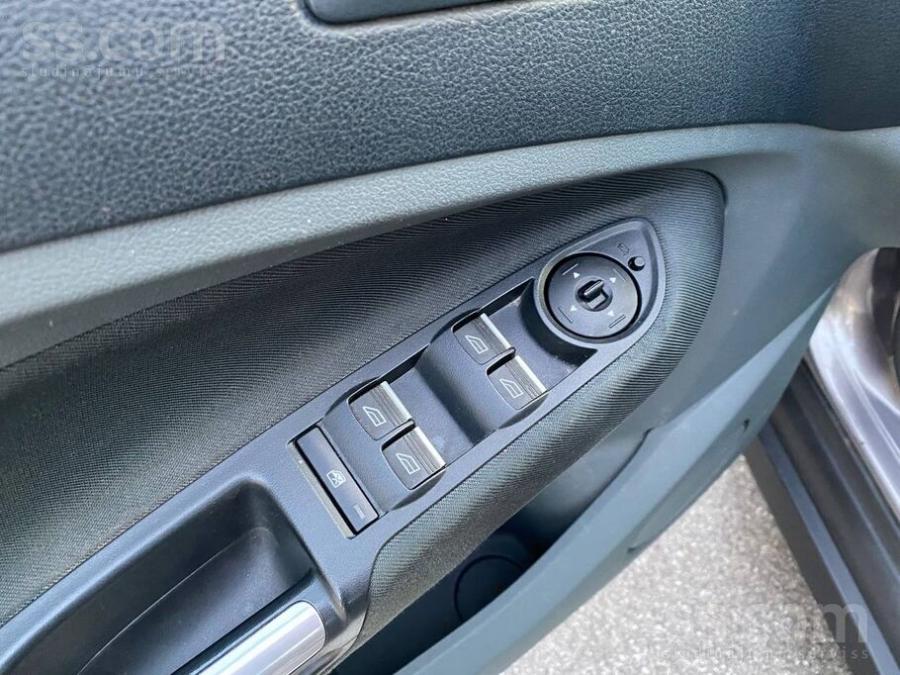 Grey Ford C-Max 2015 in Jelgava, with an engine capacity of 1.60 L and mileage of 0 thousand km for 4850 €, photo 17 on AUTOMOTO.COM.LV