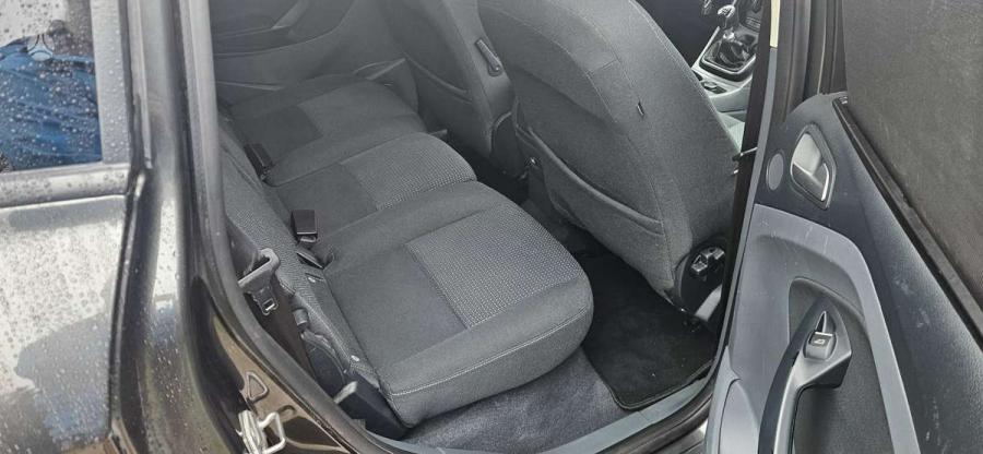 Pelēks Ford C-Max 2015 Šauļi, ar dzinēja tilpumu 1.56 L un nobraukumu 237 tūkst. km par 3900 €, foto 11 vietnē AUTOMOTO.COM.LV