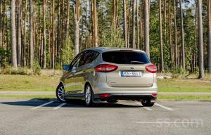 Pelēks Ford C-Max 2016 Rīga, ar dzinēja tilpumu 1.00 L un nobraukumu 206 tūkst. km par 3490 €, foto 8 vietnē AUTOMOTO.COM.LV