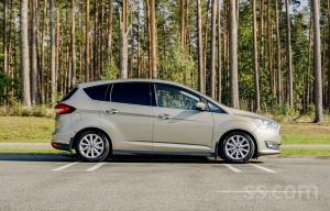 Pelēks Ford C-Max 2016 Rīga, ar dzinēja tilpumu 1.00 L un nobraukumu 206 tūkst. km par 3490 €, foto 9 vietnē AUTOMOTO.COM.LV