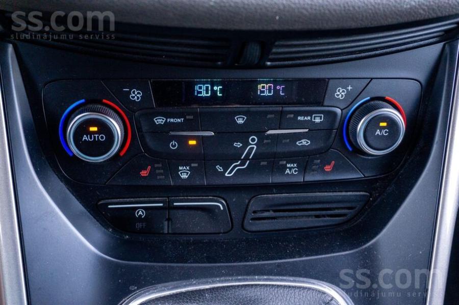 Pelēks Ford C-Max 2016 Rīga, ar dzinēja tilpumu 1.00 L un nobraukumu 206 tūkst. km par 3490 €, foto 16 vietnē AUTOMOTO.COM.LV